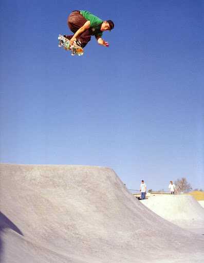 How To Ollie High in 5 Easy Steps [With Video Tutorials] - Goskate.com